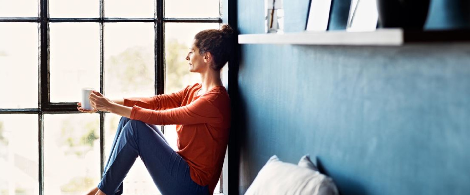 What is the difference between acute and chronic traumatic stress?