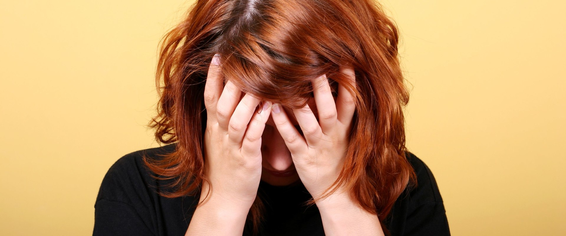 What are the symptoms of severe post-traumatic stress disorder?